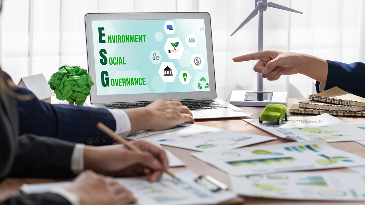 Mastering ESG Data Collection and Management with Lythouse